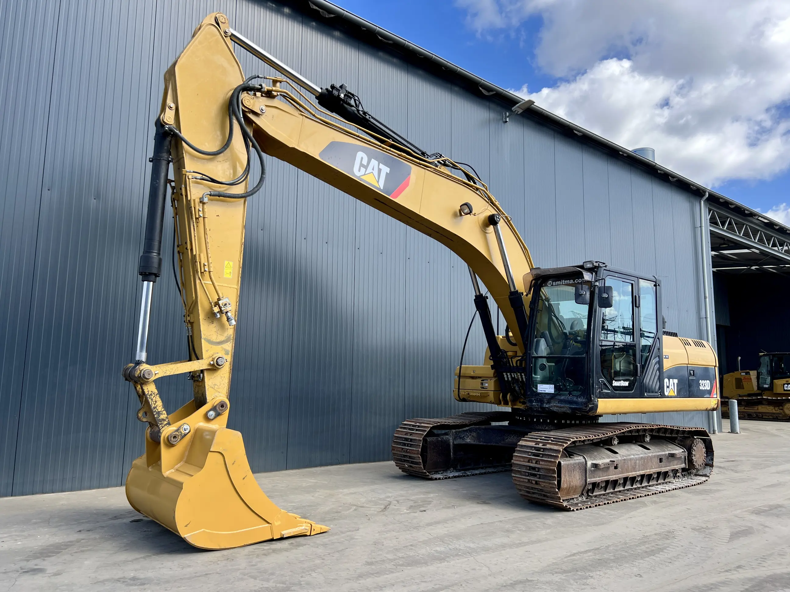 CATERPILLAR 323D L Smitma